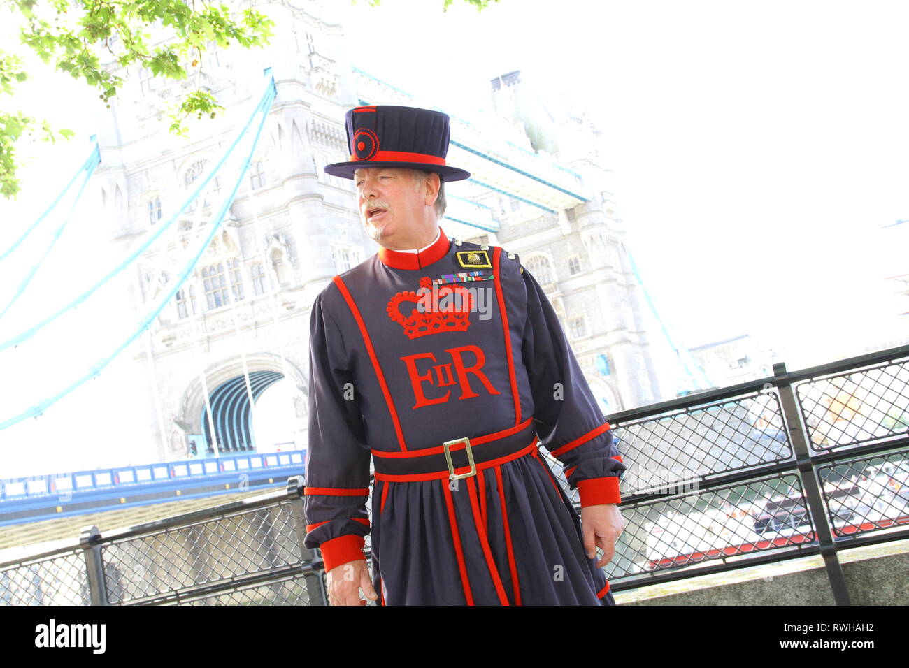 Portrait of a beefeater hi-res stock photography and images - Alamy