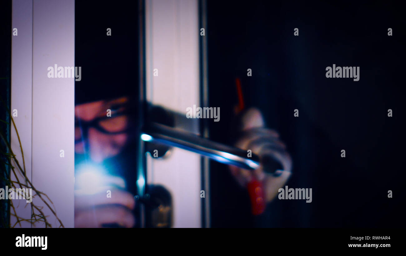 House breaking hi-res stock photography and images - Alamy