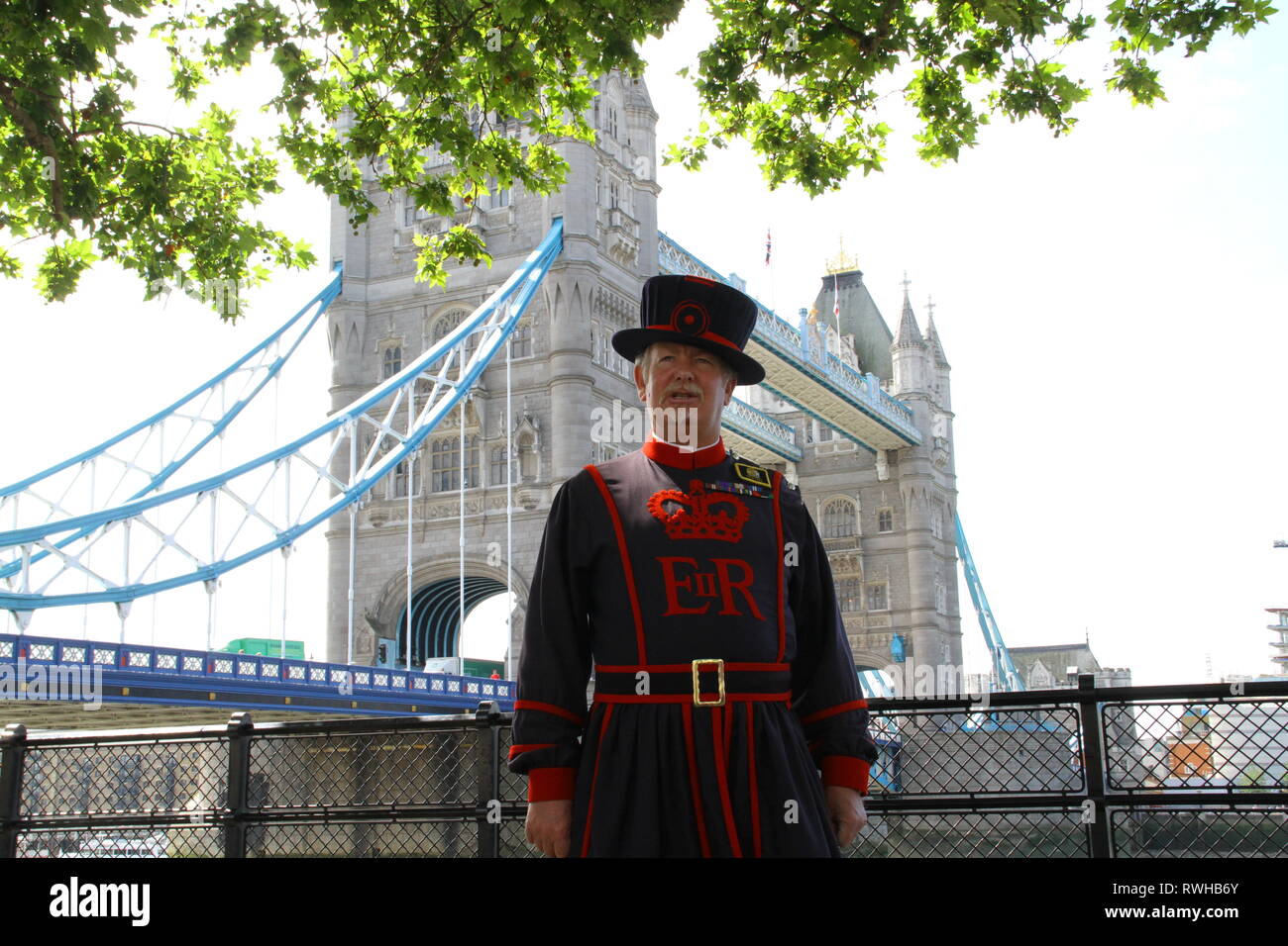 Portrait of a beefeater hi-res stock photography and images - Alamy