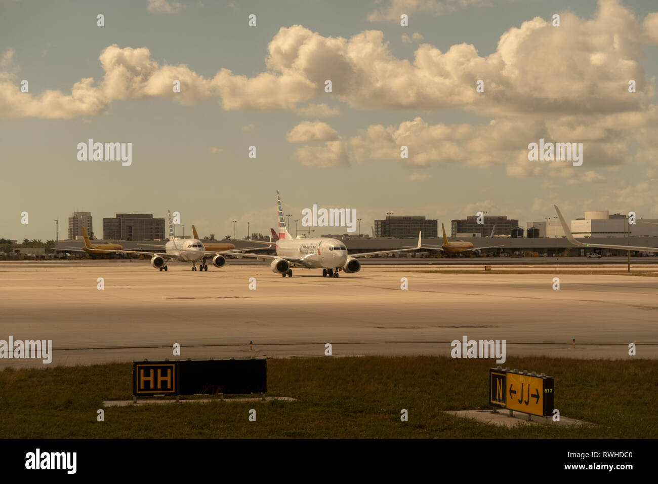 Jet bridge miami international airport hi-res stock photography and ...