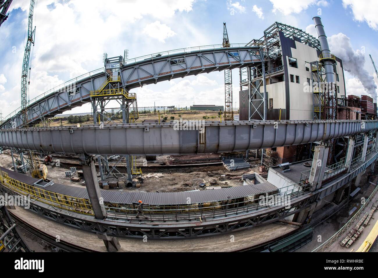 View factory slums metal hi-res stock photography and images - Alamy