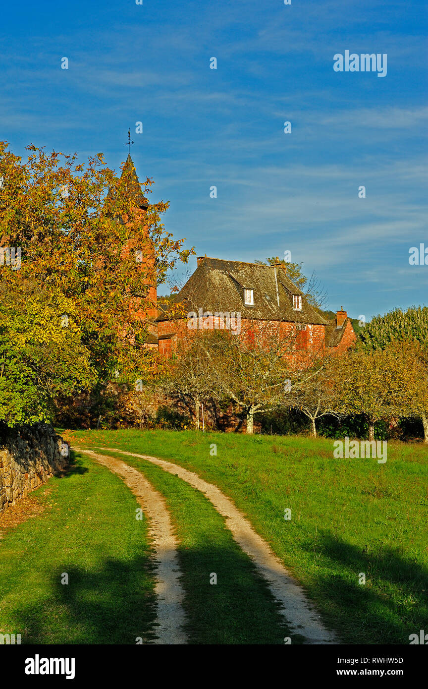 Double track driveway hi-res stock photography and images - Alamy