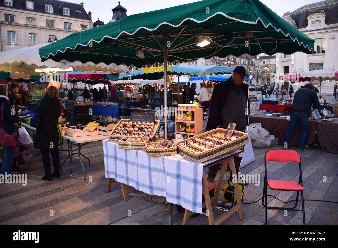 Orleans france market hi-res stock photography and images - Alamy