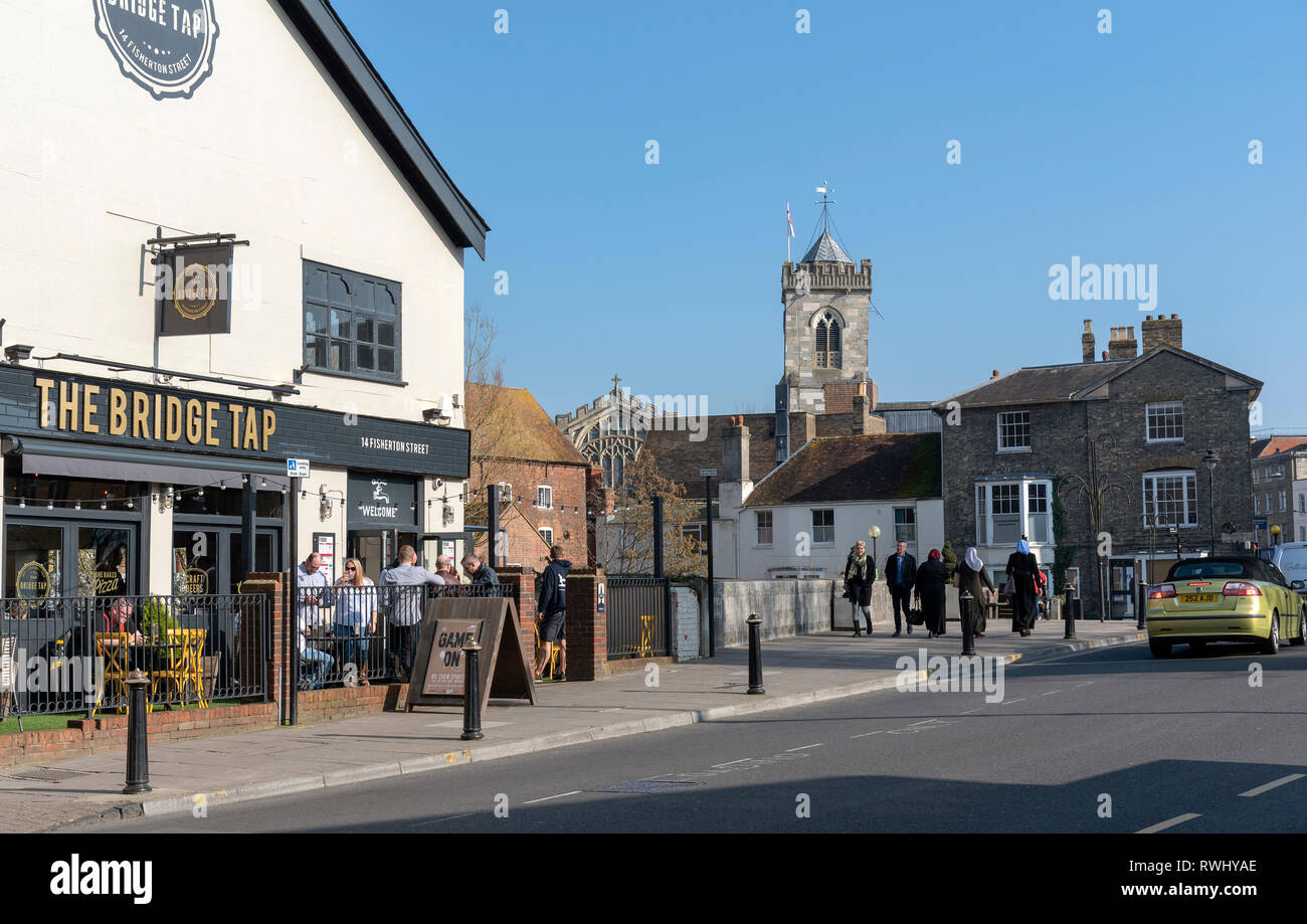 Salisbury, Wiltshire, England, UK. February 2019. The Bridge Tap pub on ...
