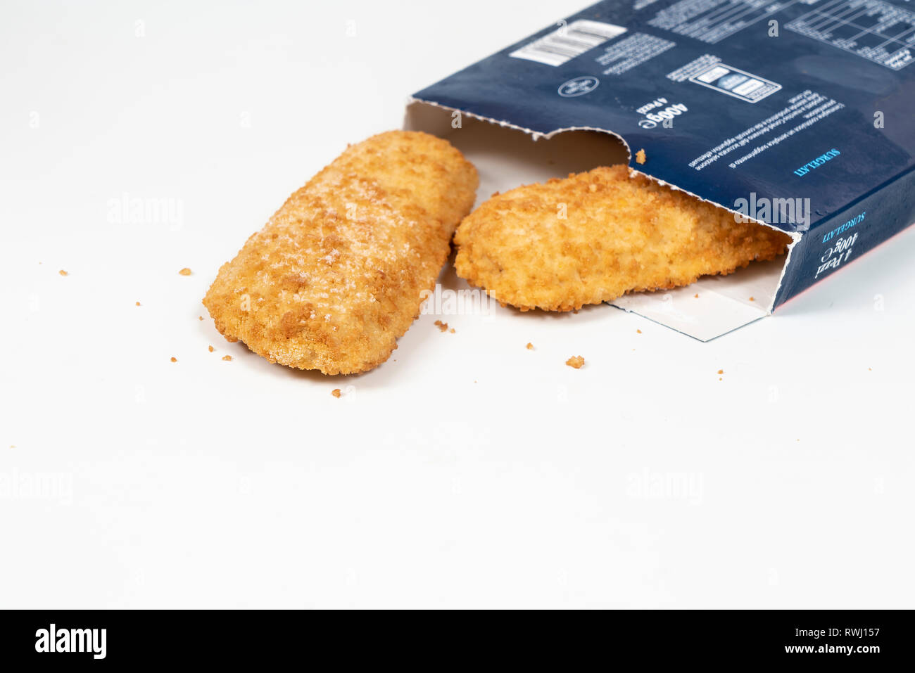 Frozen fish hi-res stock photography and images - Alamy