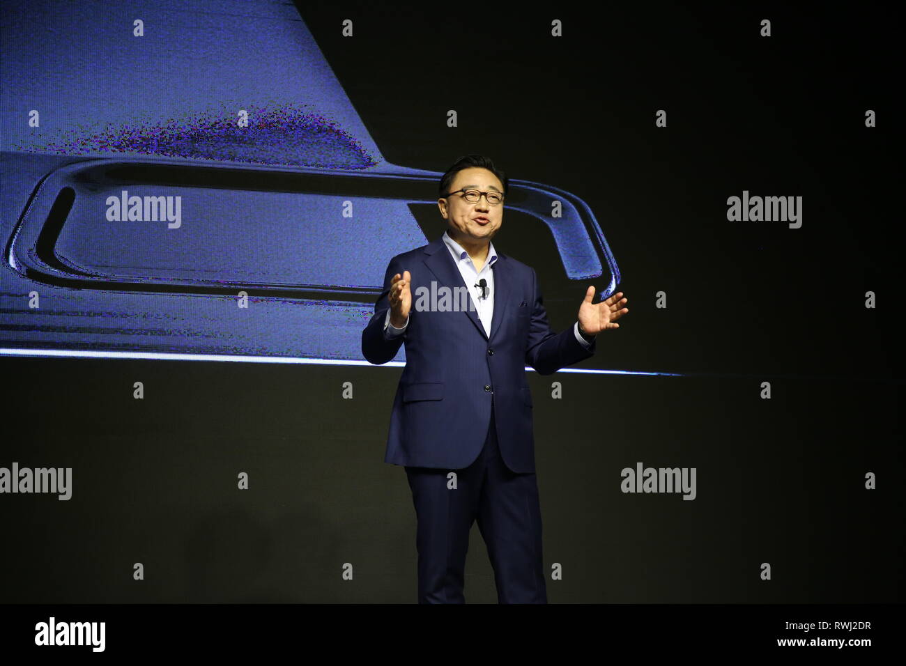 DJ Koh, President & CEO of IT Mobile Communication Divison, Samsung ...