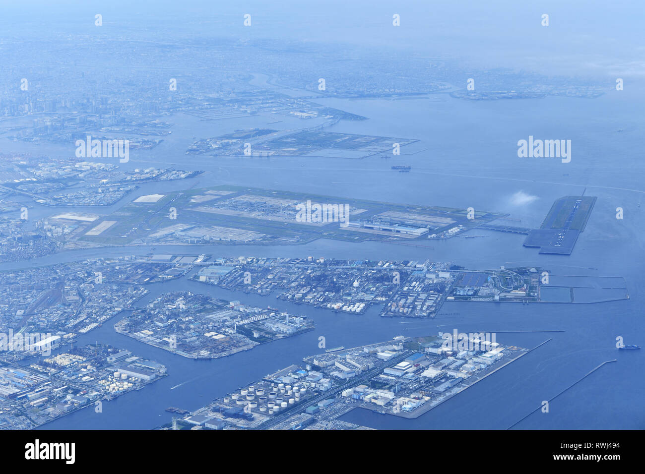 Tokyo river sea aerial hi-res stock photography and images - Alamy