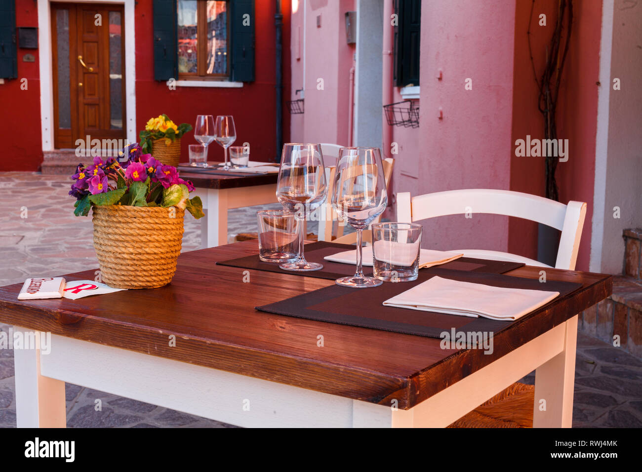 Reserved Table Stock Photos & Reserved Table Stock Images - Alamy