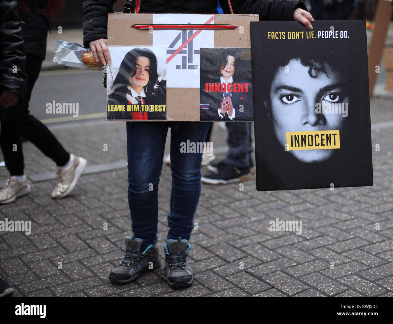 Michael jackson protest london hi-res stock photography and images - Alamy
