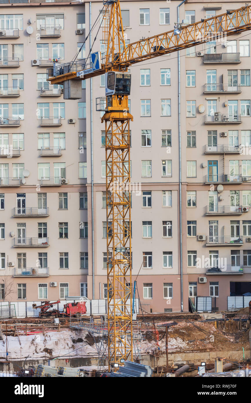 House on the embankment hi-res stock photography and images - Alamy