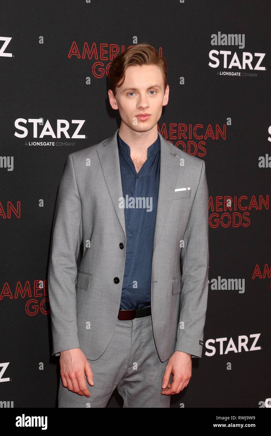 Bruce langley american gods hi-res stock photography and images - Alamy