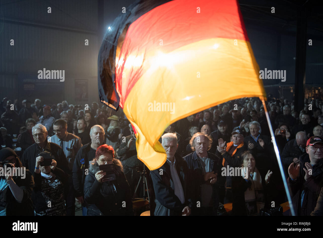 Bahretal, Germany. 06th Mar, 2019. The visitors of the Ash Wednesday ...