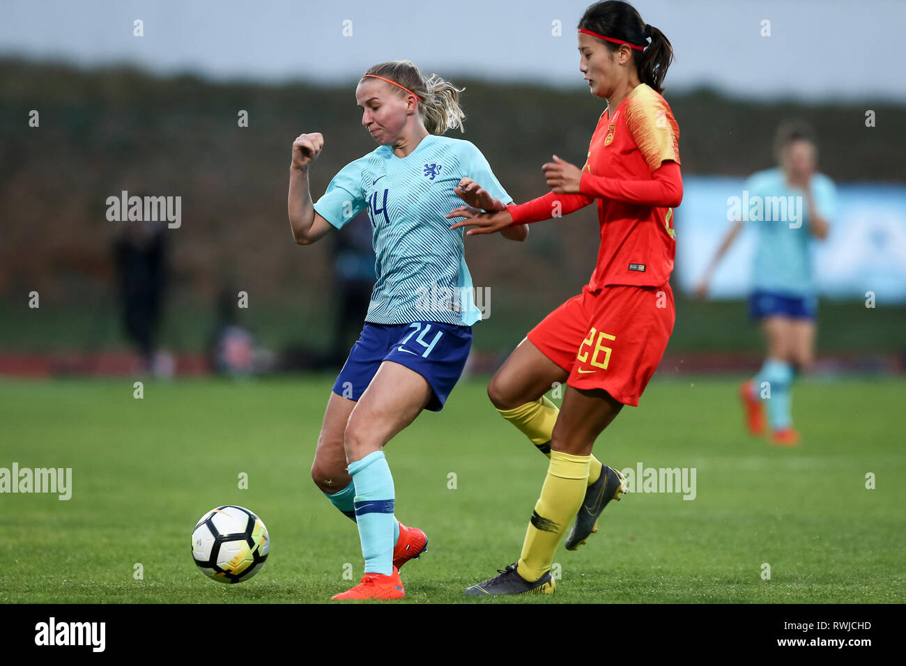 Linlin hi-res stock photography and images - Alamy