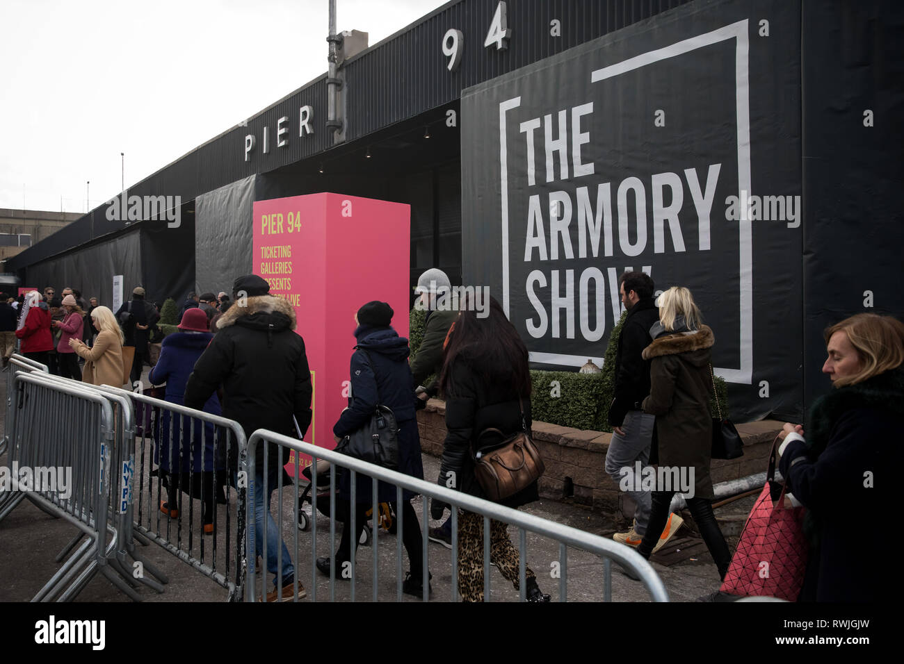 The armory show, manhattan hi-res stock photography and images - Alamy