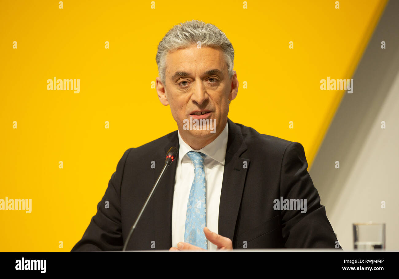 Dhl Express Ceo High Resolution Stock Photography and Images - Alamy