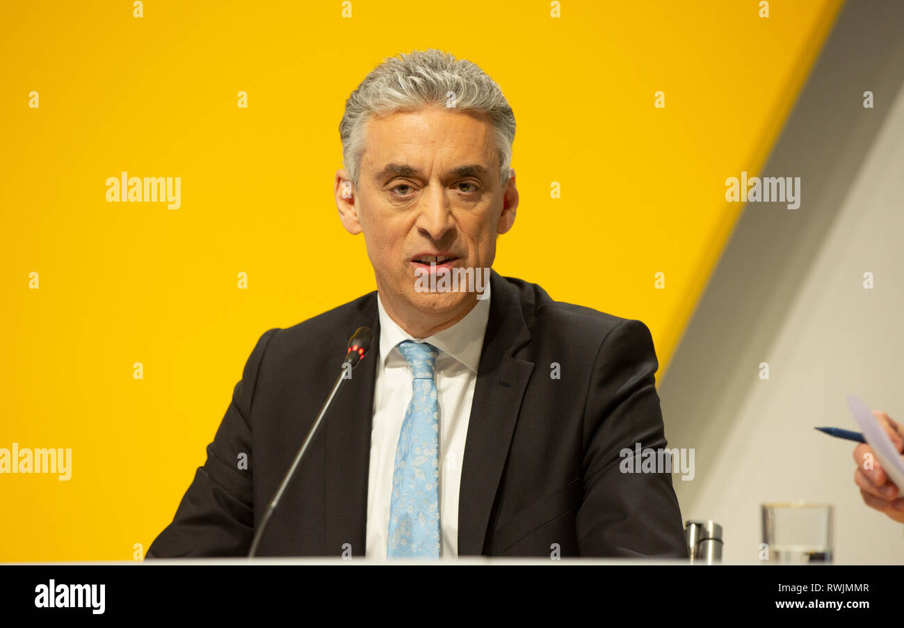 Dhl express ceo hi-res stock photography and images - Alamy
