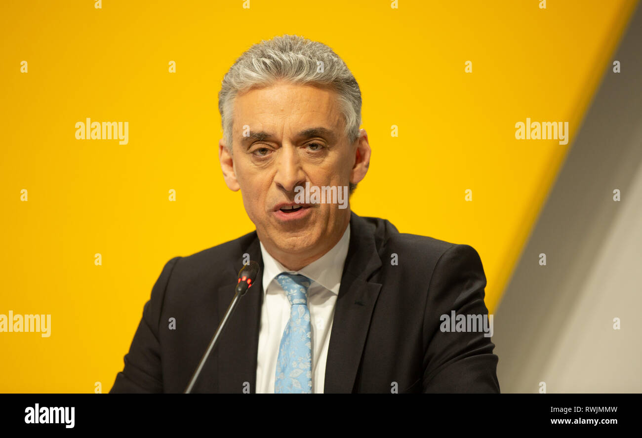 Dhl express ceo hi-res stock photography and images - Alamy