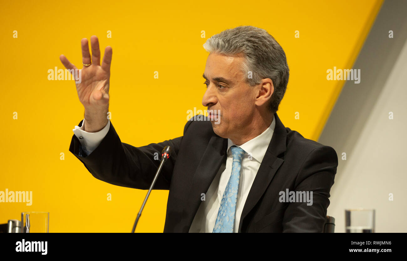 Dhl Express Ceo High Resolution Stock Photography and Images - Alamy