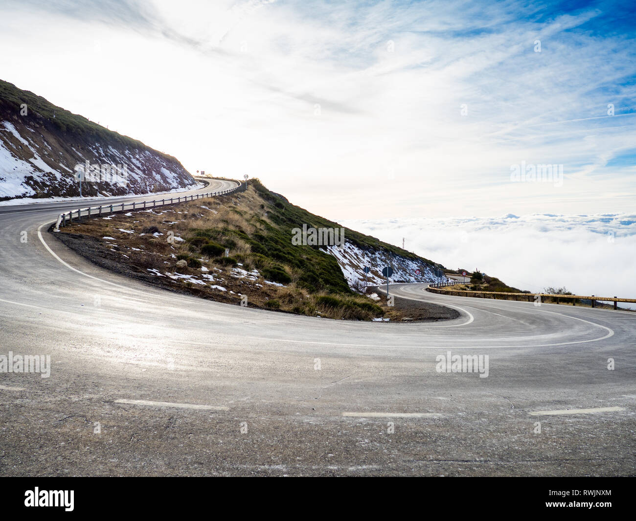 Danger curve hi-res stock photography and images - Alamy