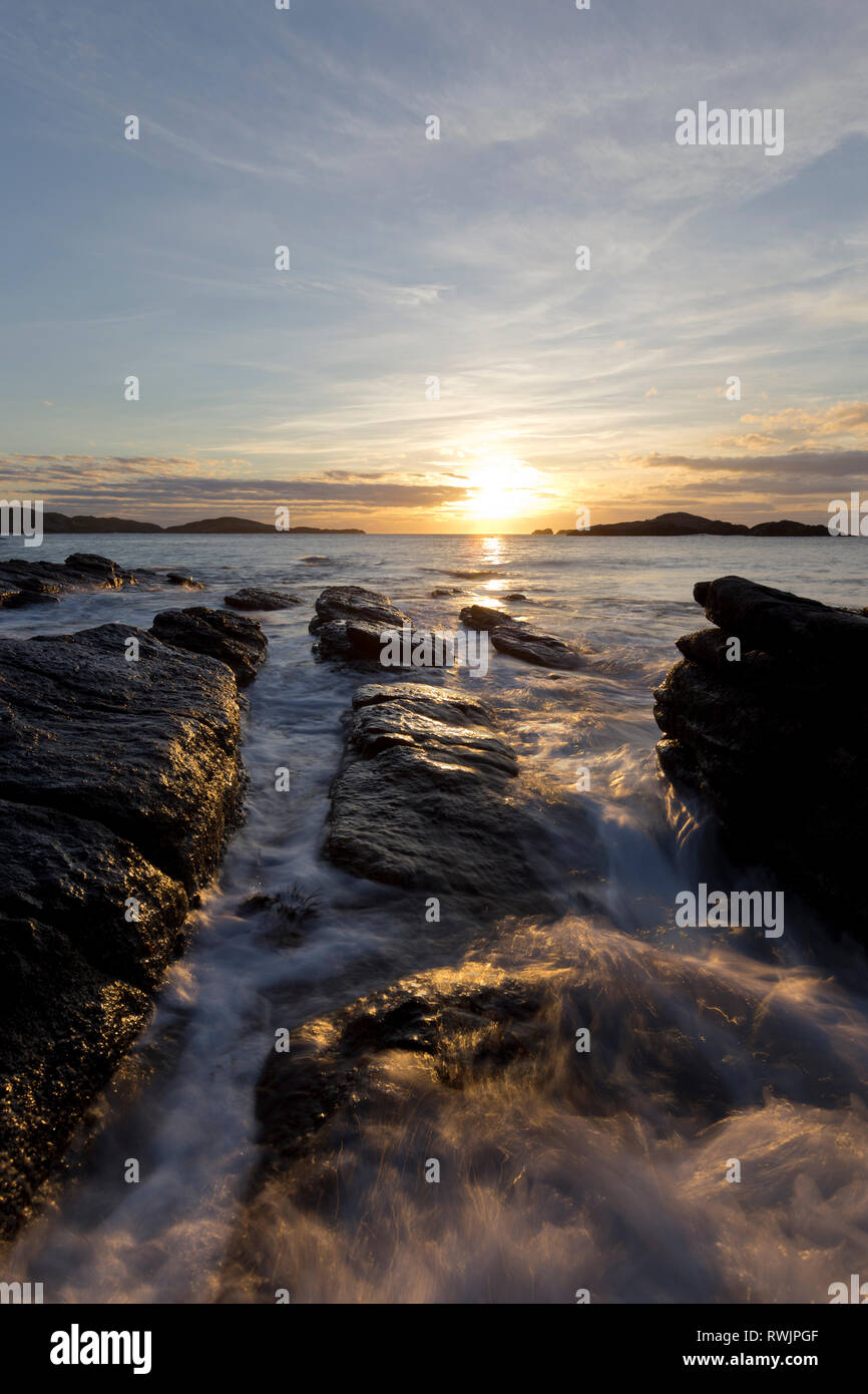 Rocky shore at Sheigra, Sutherland Stock Photo - Alamy