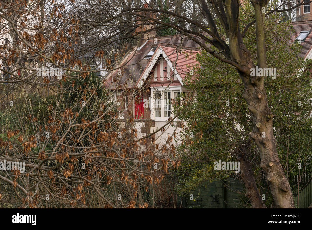 The Water of Leith runs through Edinburgh creating a green artery ...