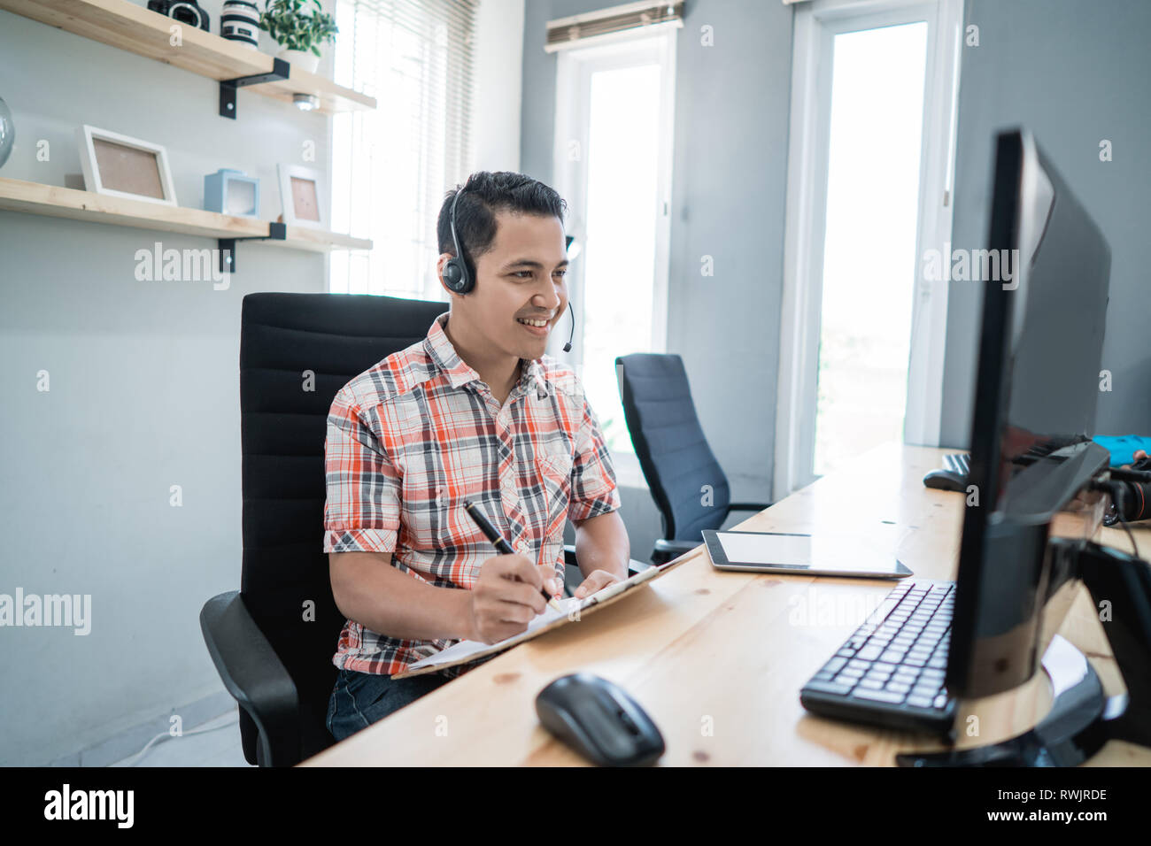 Tele marketing hi-res stock photography and images - Alamy