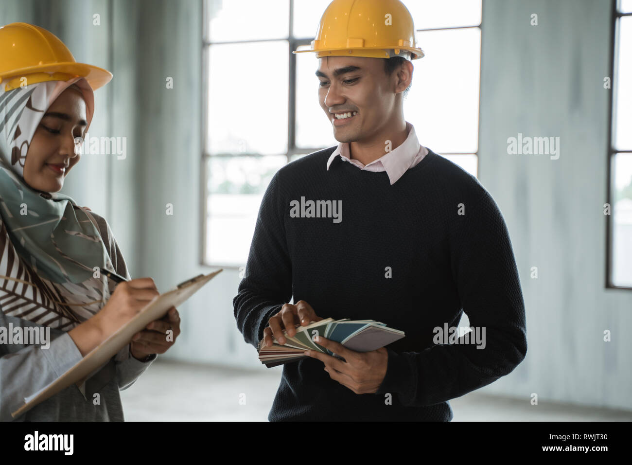 Project dialogue hi-res stock photography and images - Alamy