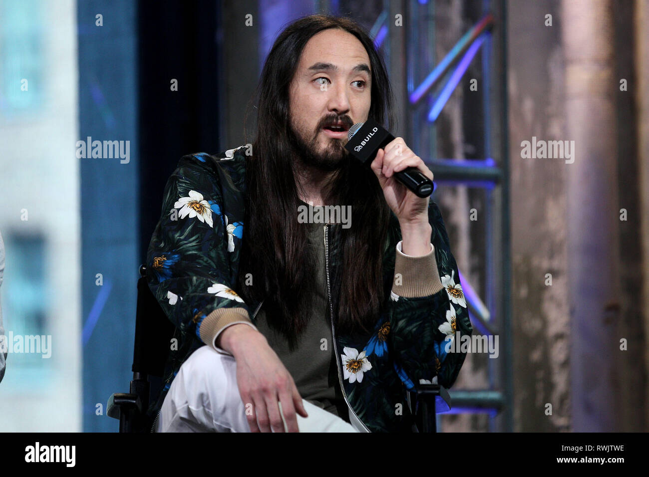 Celebrity candids friday hi-res stock photography and images - Alamy
