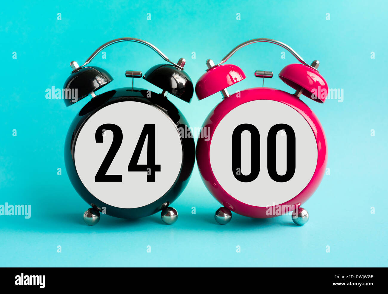 24 hour clock hi-res stock photography and images - Alamy