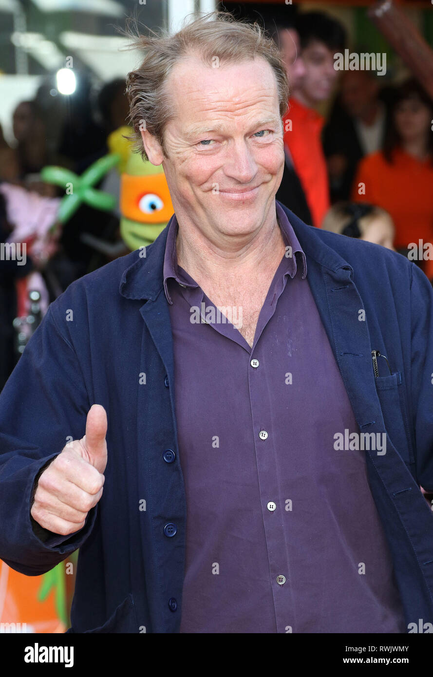 Flagship nickelodeon store hi-res stock photography and images - Alamy
