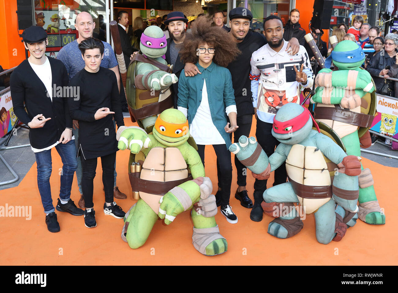 Flagship nickelodeon store hi-res stock photography and images - Alamy