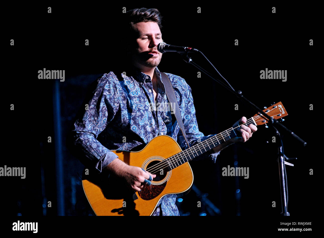 Kingston, USA. 17 Apr, 2016. Jeff LeBlanc, opens up for Boz Scaggs at ...