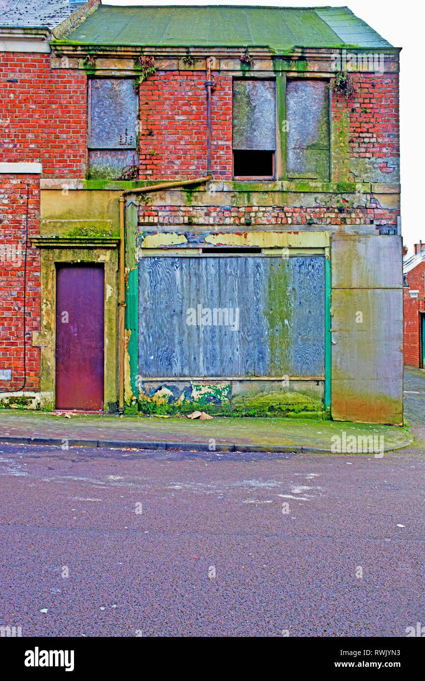 End of terrace house hi-res stock photography and images - Alamy