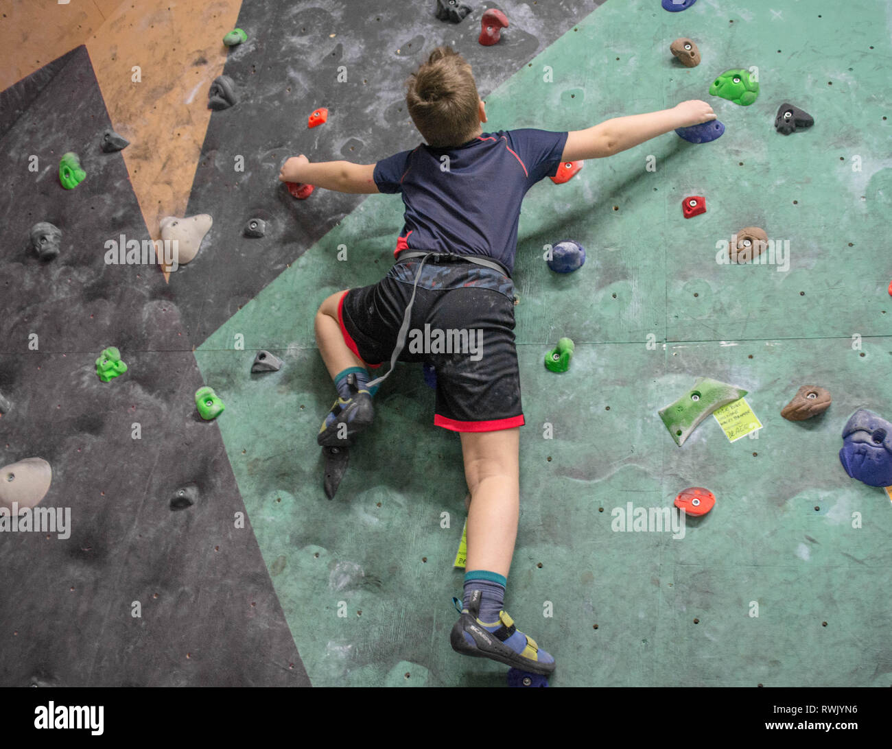 Children indoor rock climbing hi-res stock photography and images - Alamy