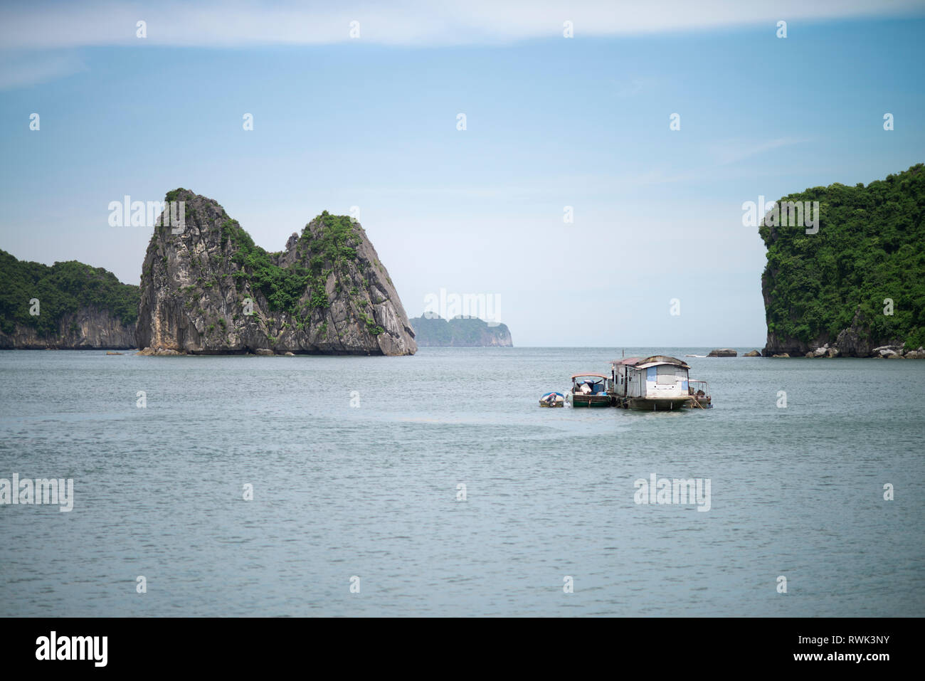 Halong bay Karst landforms in the sea, UNESCO World Heritage Site ...