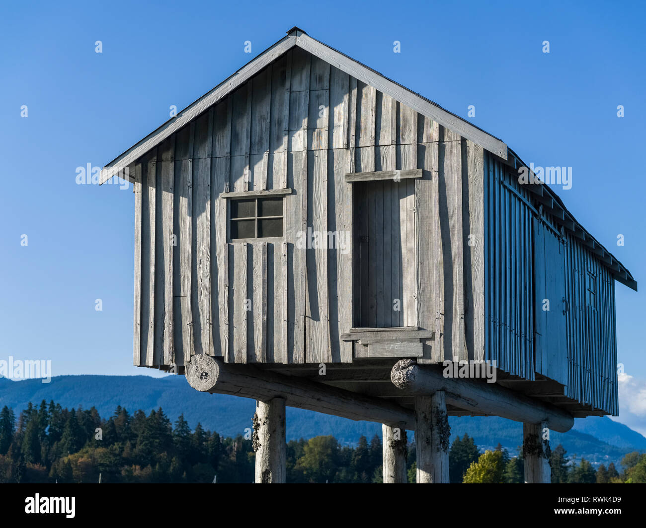 Building Stilts High Resolution Stock Photography and Images - Alamy