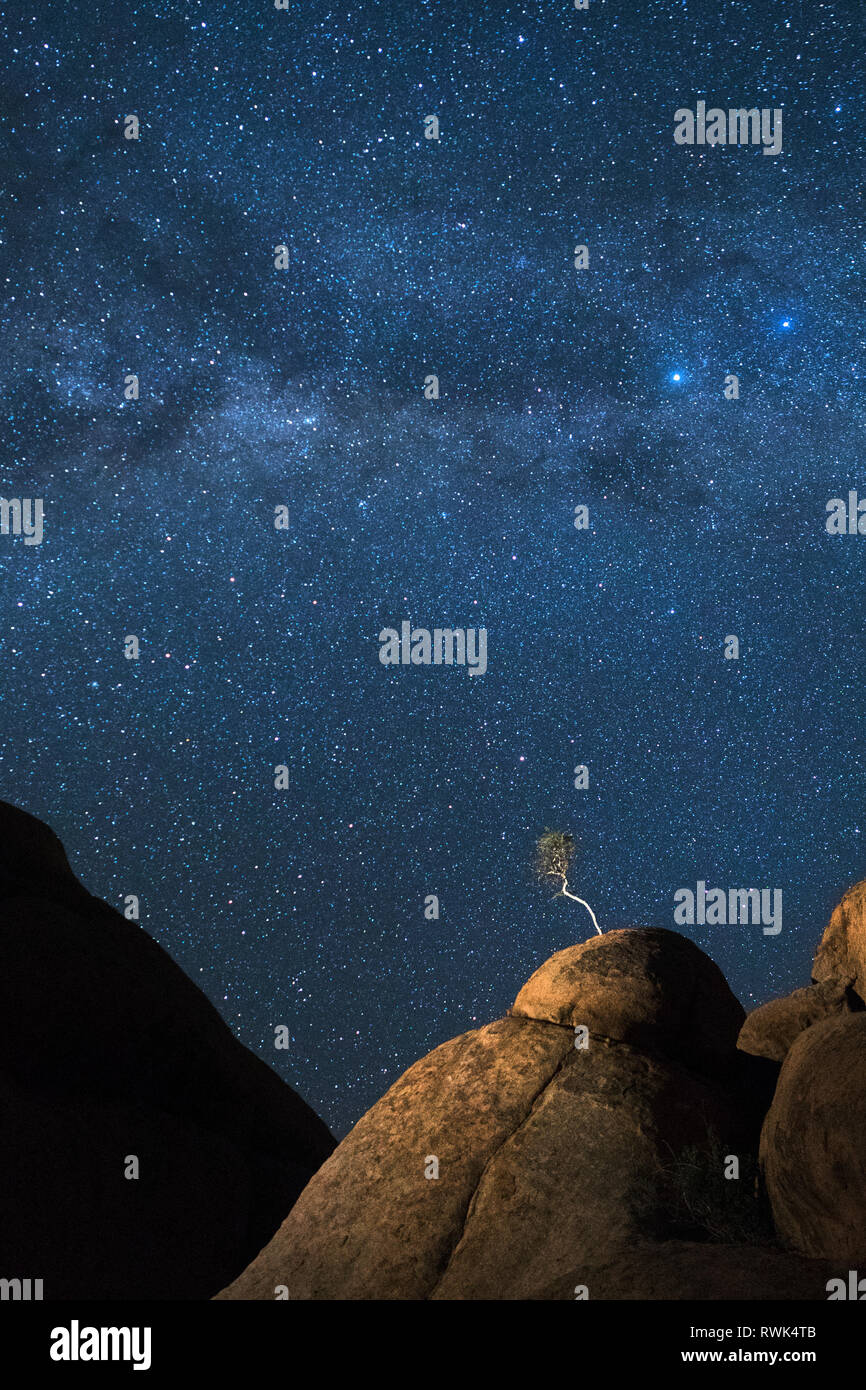 Impossible hi-res stock photography and images - Alamy