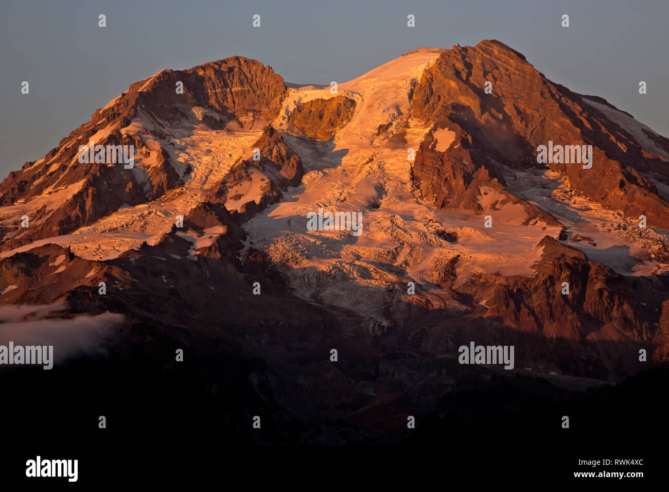 WA15867-00...WASHINGTON - Sunset on the southwest side of Mount Rainier ...