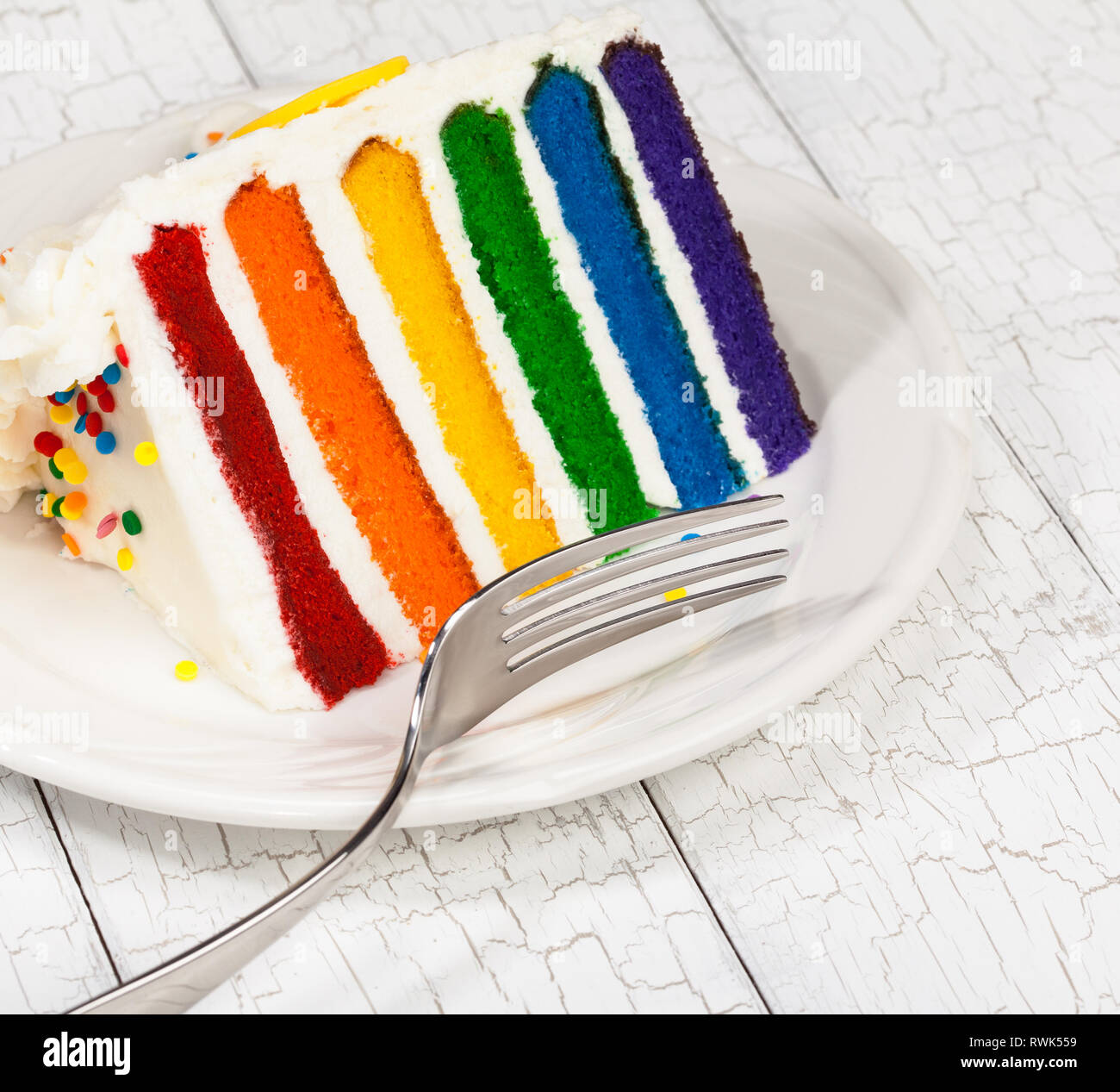 Birthday layer cake hi-res stock photography and images - Alamy