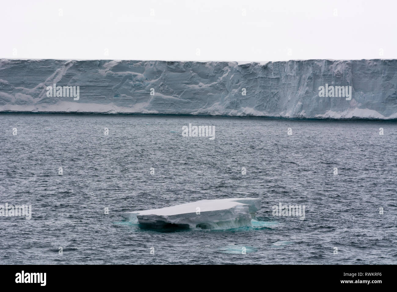 Arctic ocean and polar ice cap, Austfonna Nordaustlandet, Svalbard ...