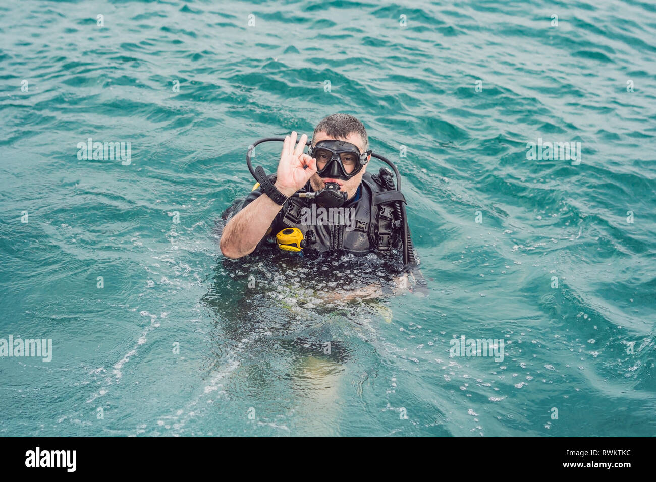 Sky divers face hi-res stock photography and images - Alamy