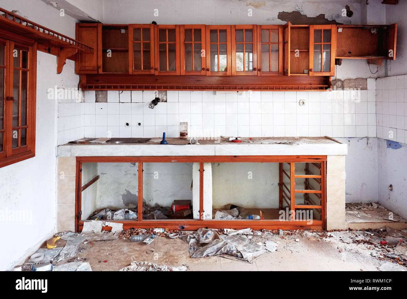 Kitchen cabinet cabinets destroyed hi-res stock photography and images ...