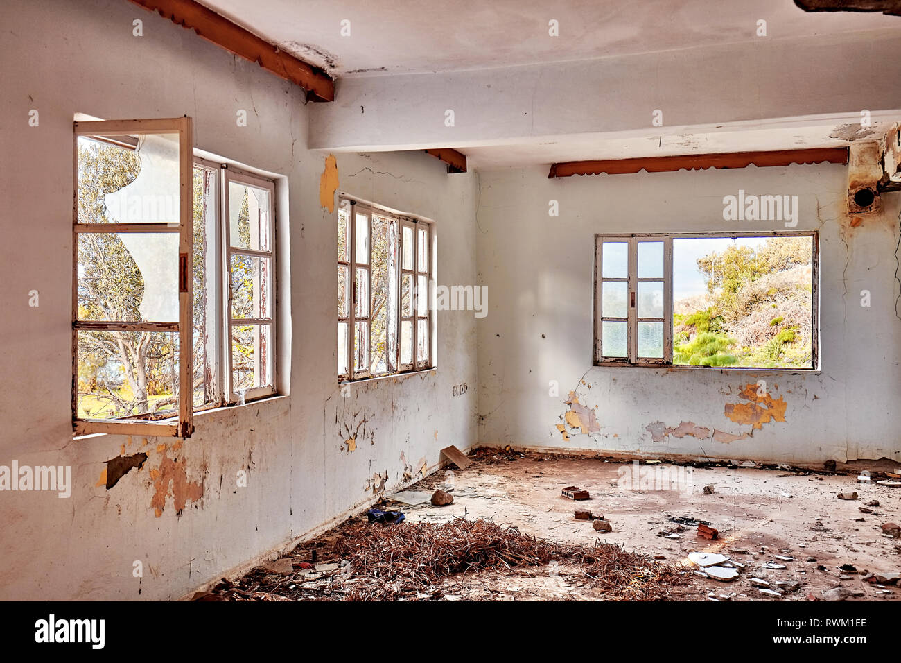 Demolition Building Interior Stock Photos & Demolition Building ...