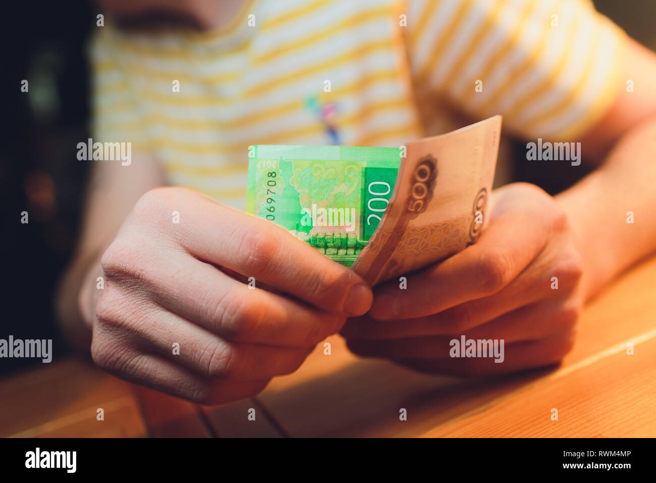 men's hands count the Russian money close up Stock Photo - Alamy