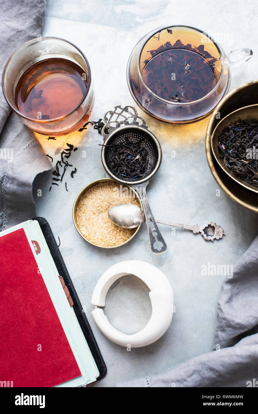 Still life with cups and glasses hi-res stock photography and images ...