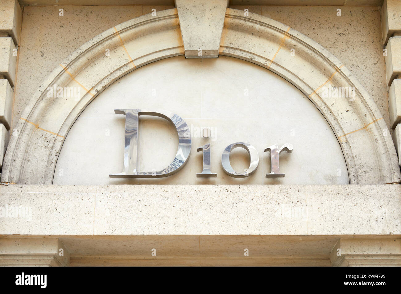 Dior sign luxury store hi-res stock photography and images - Alamy