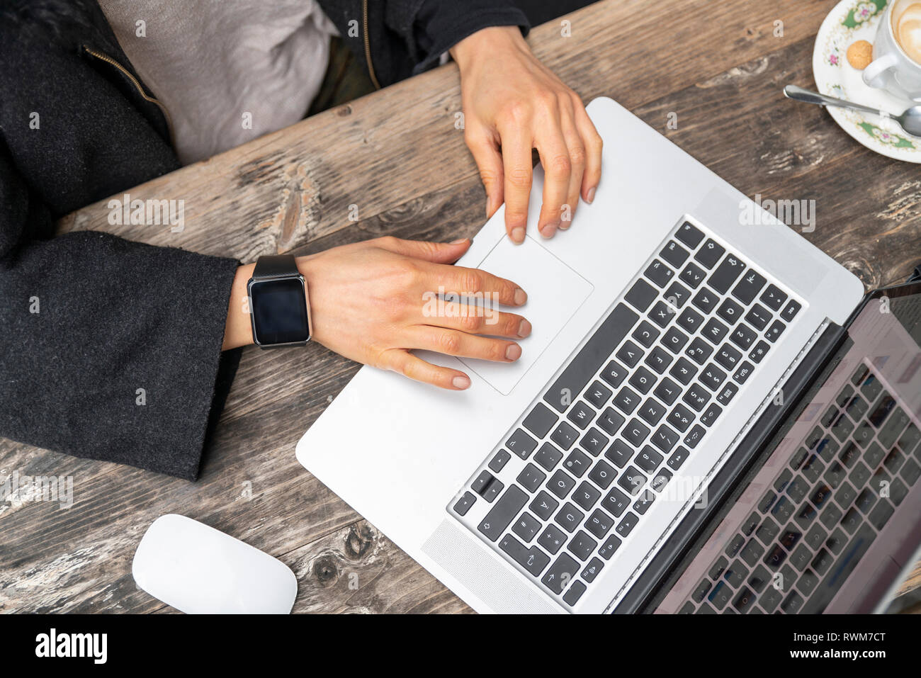 Person using laptop and mouse hi-res stock photography and images - Alamy
