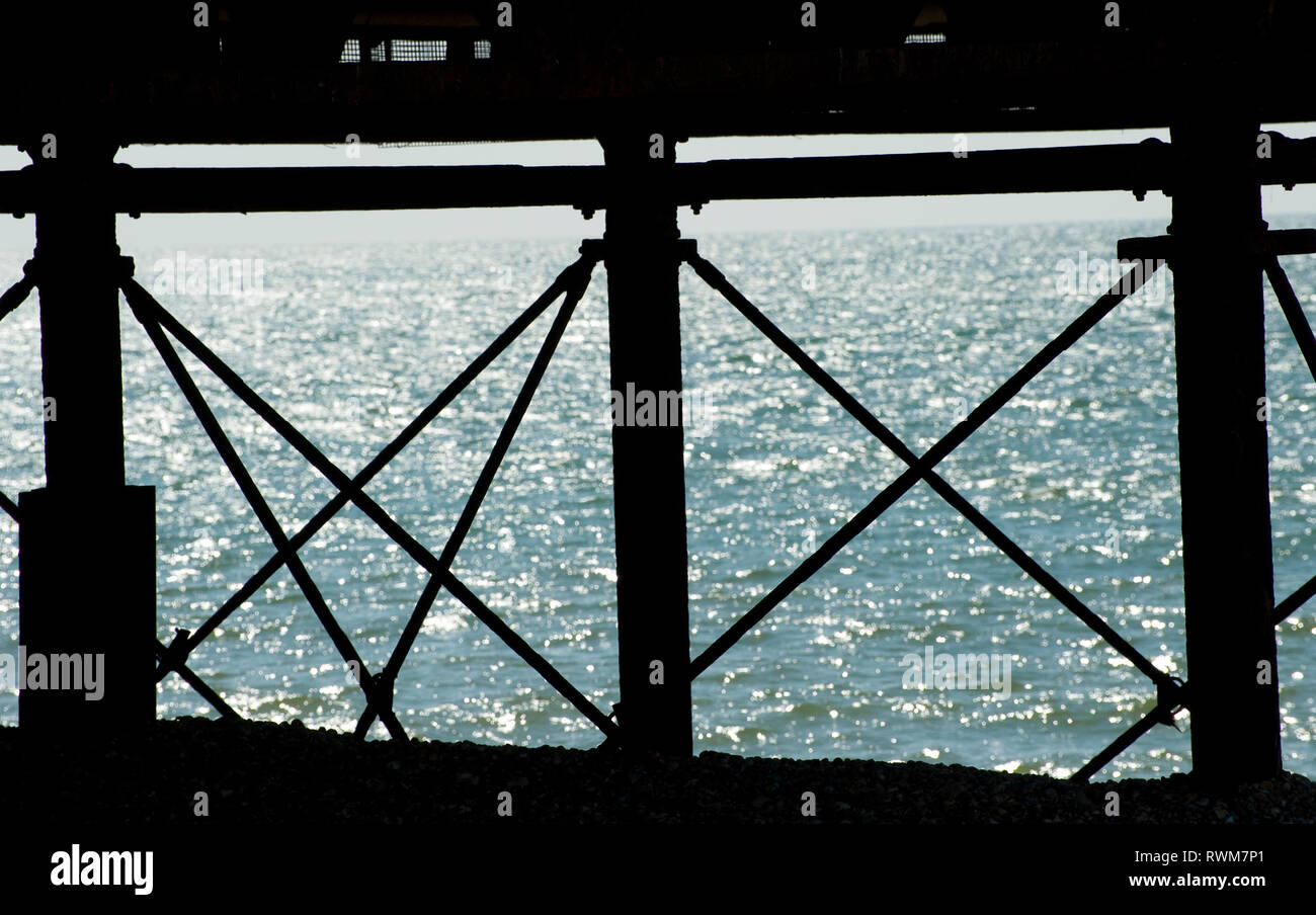 Pier struts hi-res stock photography and images - Alamy