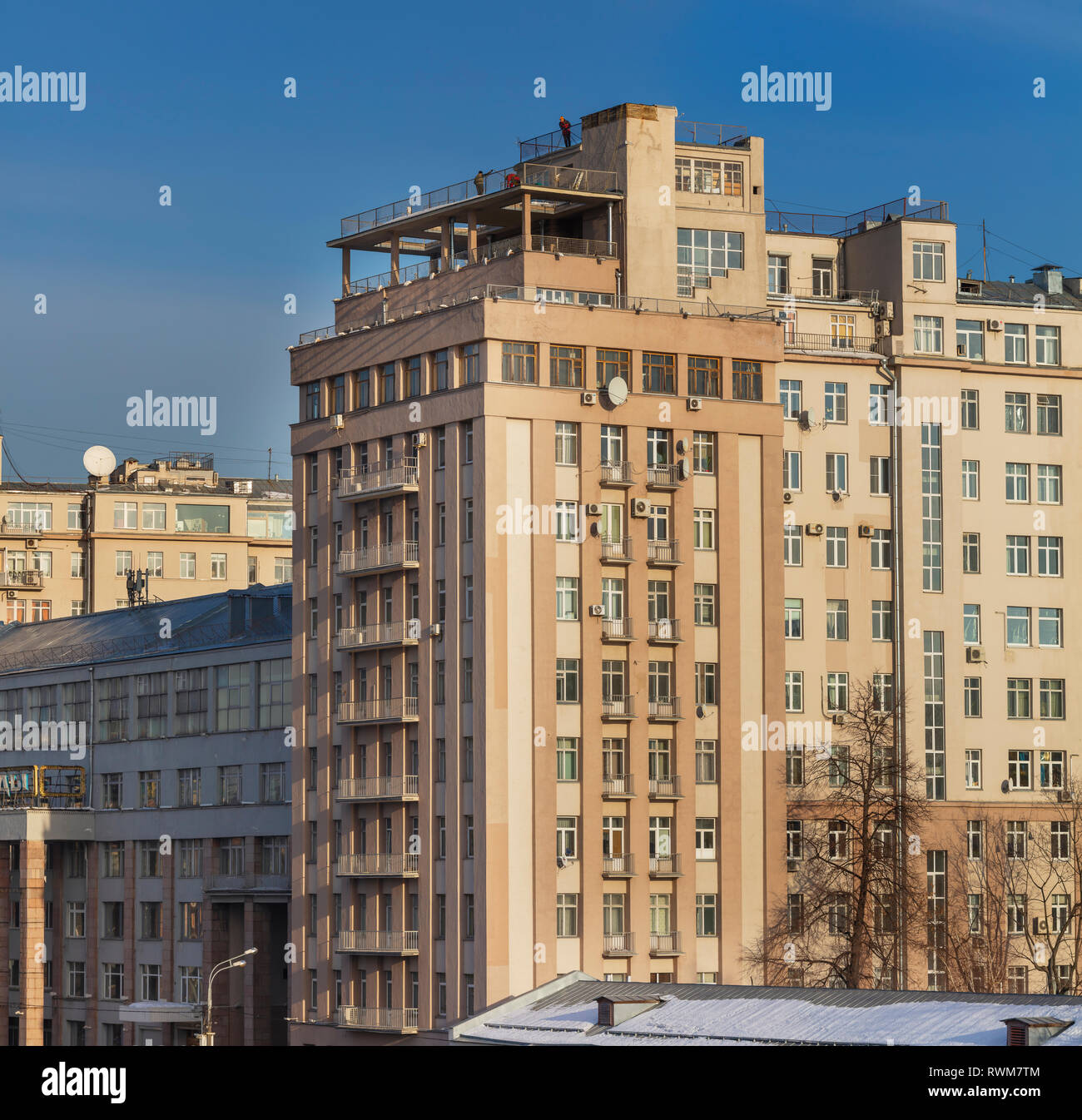 House on the embankment hi-res stock photography and images - Alamy