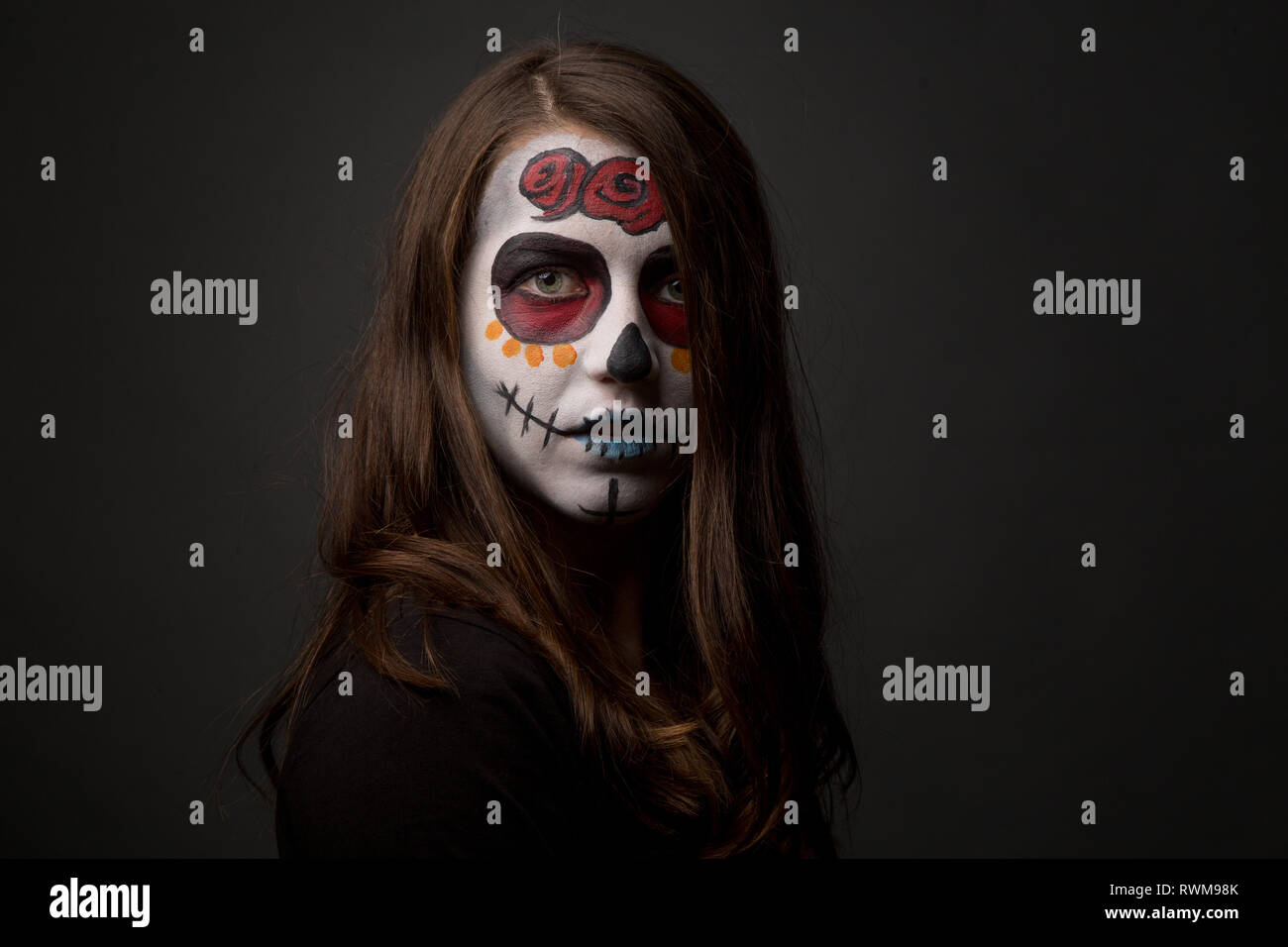 Halloween face paint hi-res stock photography and images - Alamy